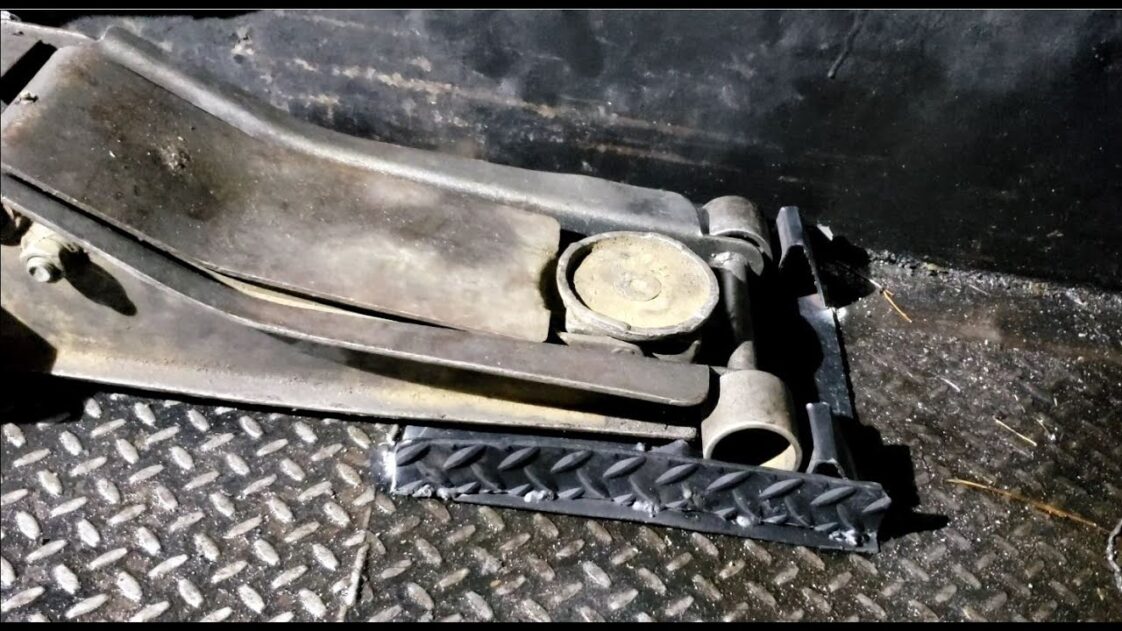 How to Mount a Floor Jack in Your Truck Bed: The Best Tips and Tricks